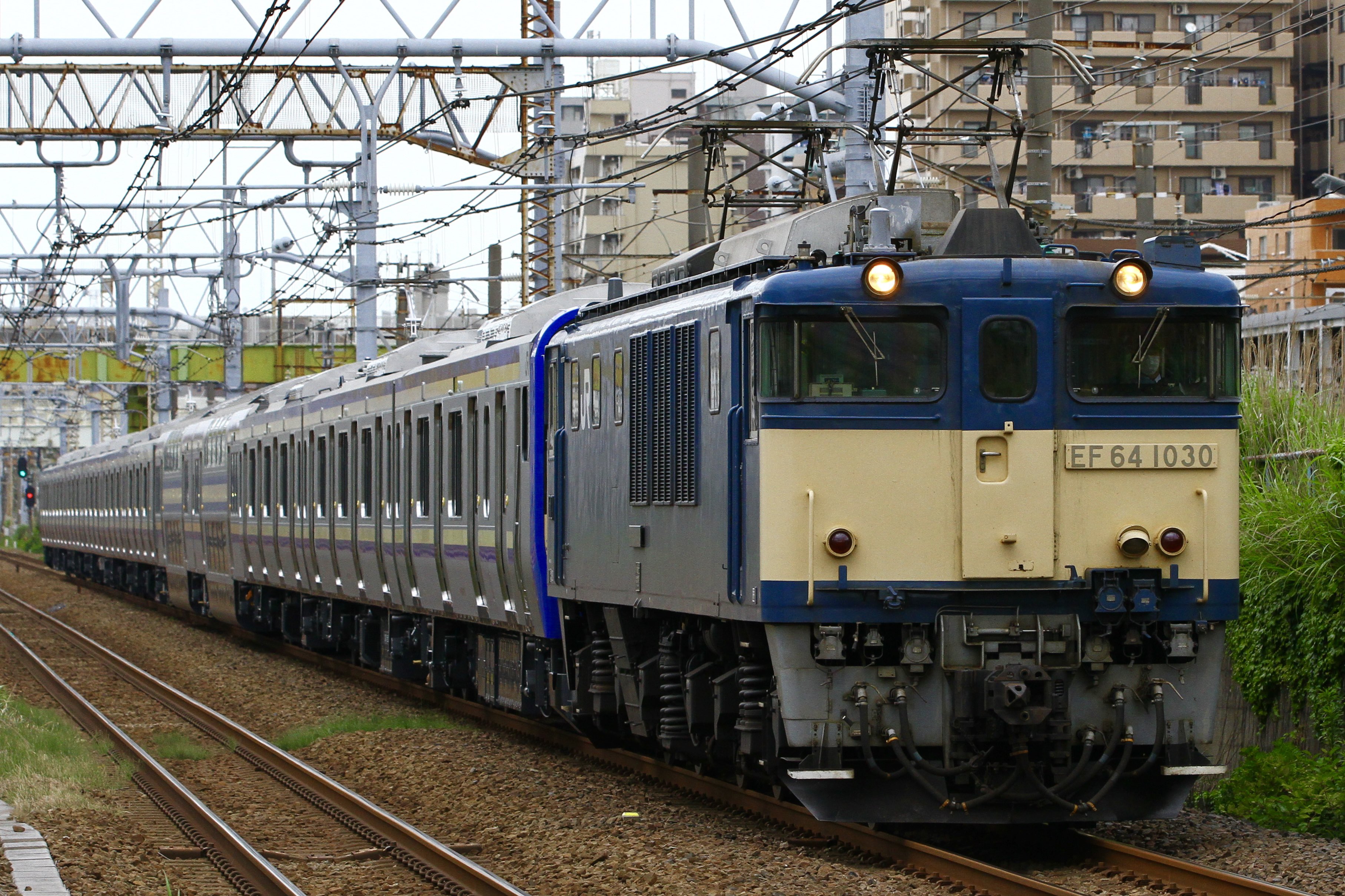 はまろく on Twitter: "2022/6/13 配9645レ 新津配給 EF64 1030+E235系1000番台F-17編成 https://t.co/g2LKRR0UK9 ...