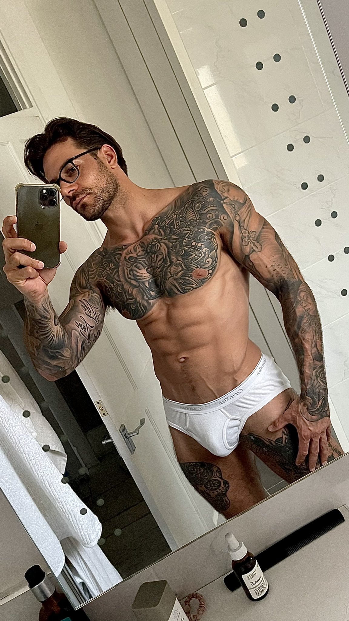 Call me Papi 😈 Bisexual Dom•Top 0.4%🔥NSFW 420k on Twitter: "Wow, he looks like a nice guy, I ...