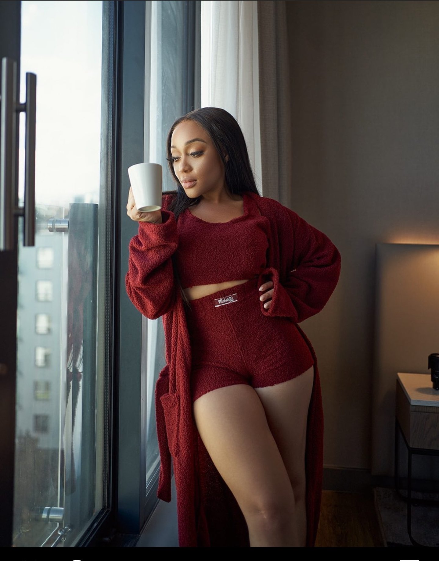 Mr Smeg on Twitter: "Thando Thabethe is beautiful ️ https://t.co/LnUYHmZCfi" / Twitter