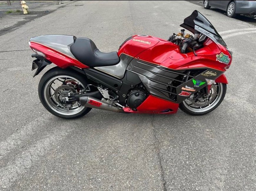 2022 Zx14r Red