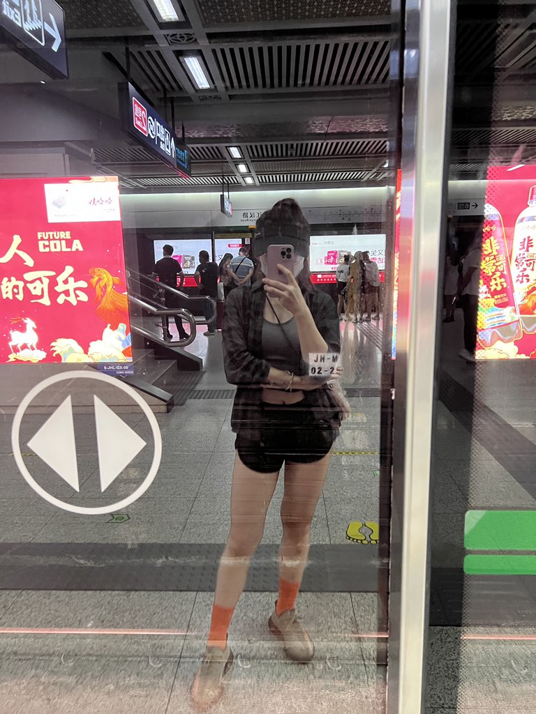 铁锤姐姐 on Twitter: "很喜欢今天这一身，但是没有拍照的兴致。随便po一张吧 https://t.co/kckWXXqKHa" / Twitter