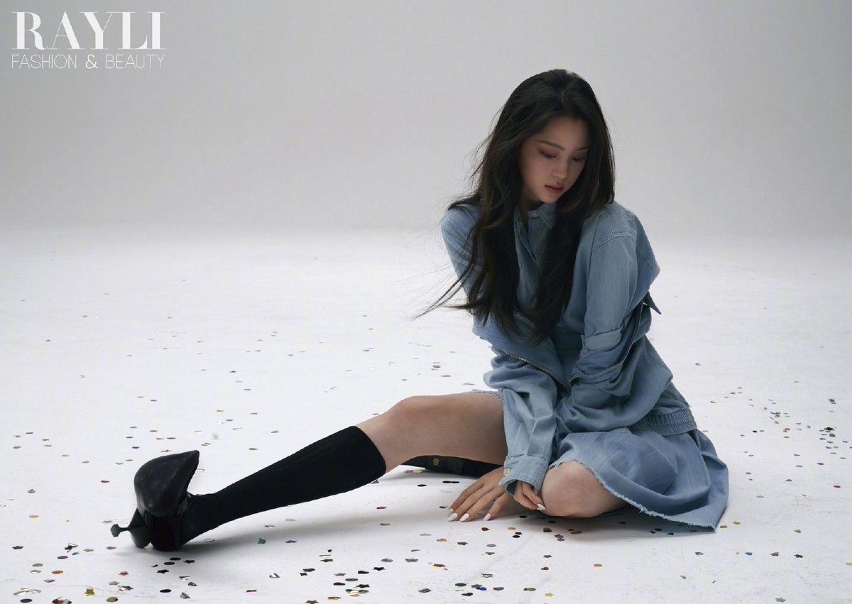 cdrama tweets on Twitter: "#OuyangNana takes the cover of Rayli Magazine - July 2022 issue Full ...