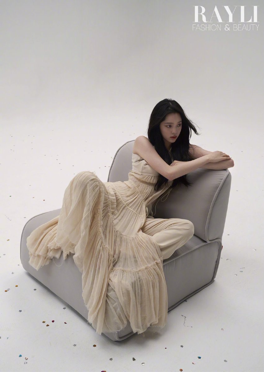 cdrama tweets on Twitter: "#OuyangNana takes the cover of Rayli Magazine - July 2022 issue Full ...