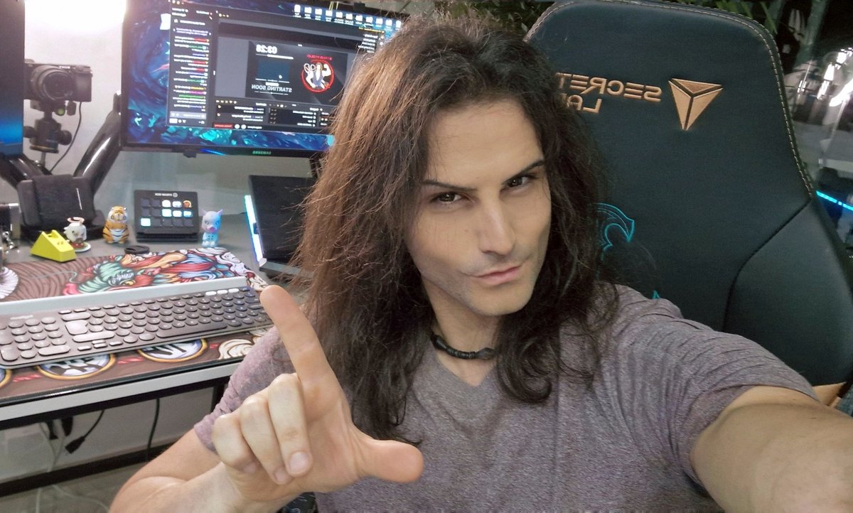 Taryn (Amon 😈) on Twitter: "I'm LIVE!! ️💕 Join me 💪 https://twitch.tv/taryncosplay"