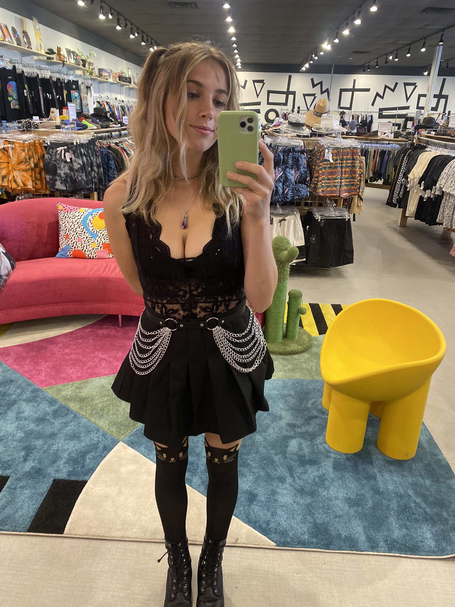 🧜🏼♀️rosie Raves🧜🏼♀️ 🔜 Get Freaky🧡😵💫🎃 On Twitter Approximately 3
