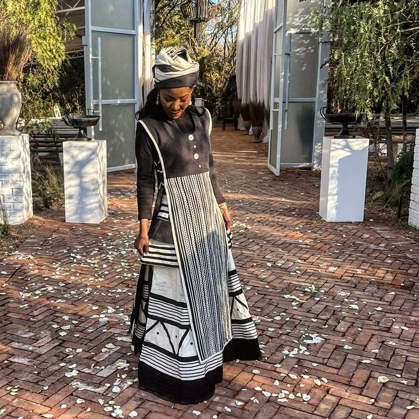 Umbhaco Wesi Xhosa #Xhosa #Mbhaco Xhosa Attire, African Traditional ...