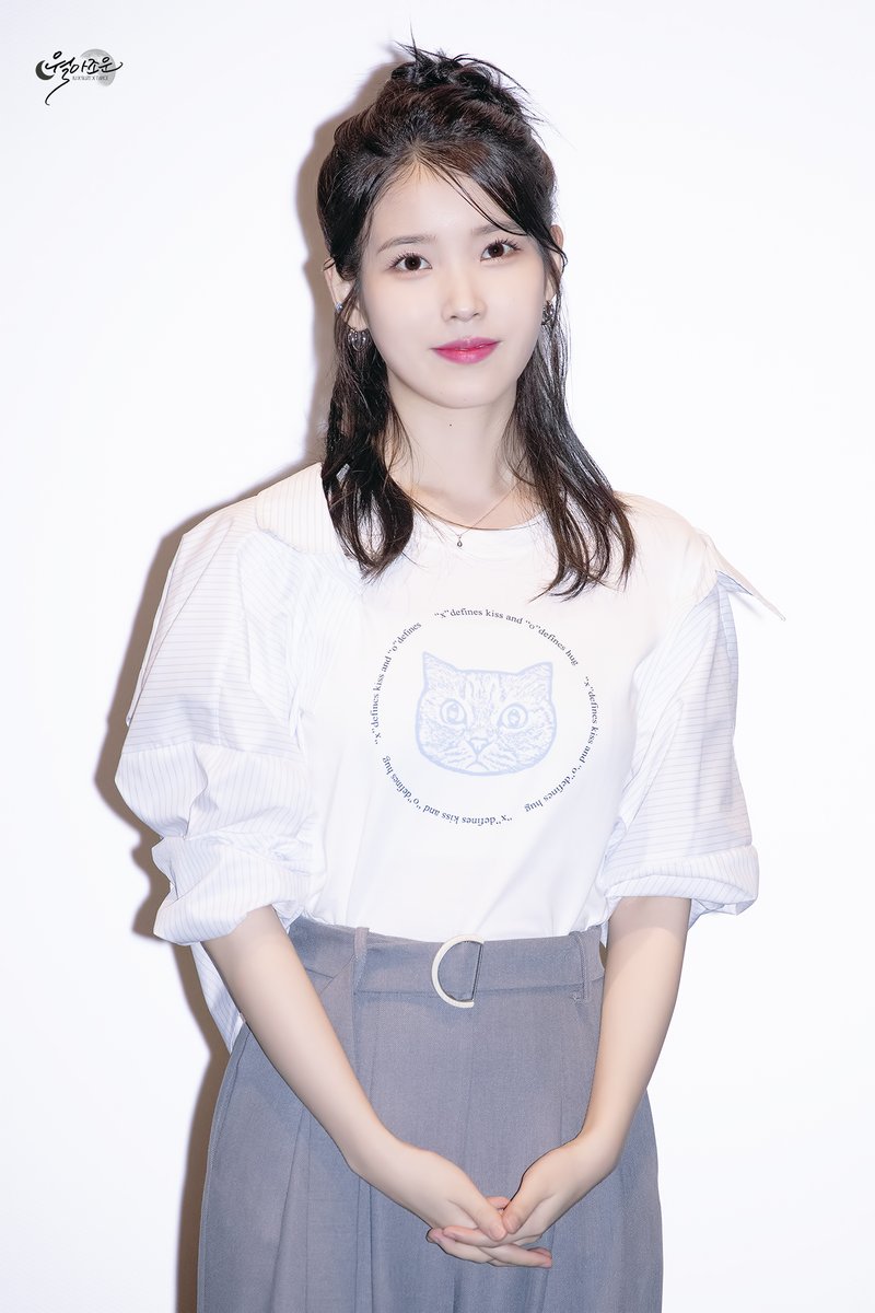 220618 Wow... 🥺💘 : r/aiyu