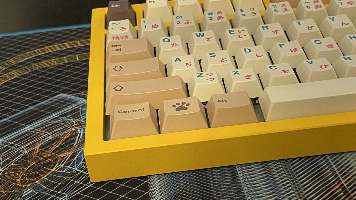 I built a Korone themed keyboard : r/MechanicalKeyboards
