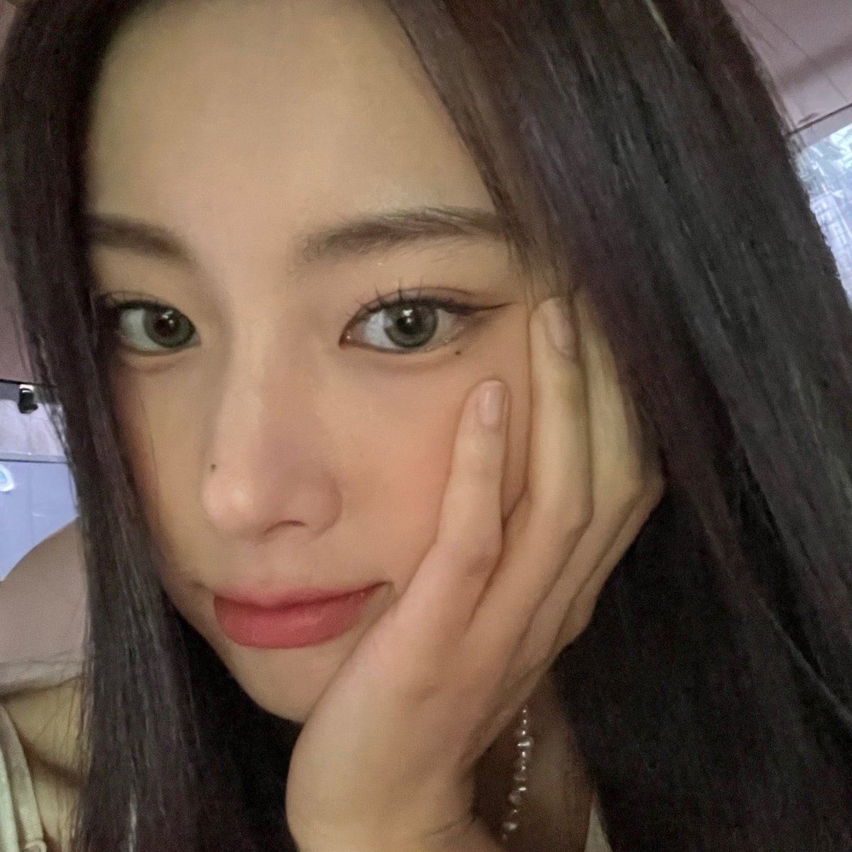 hyewon pics 💎 on Twitter: "bubble update"