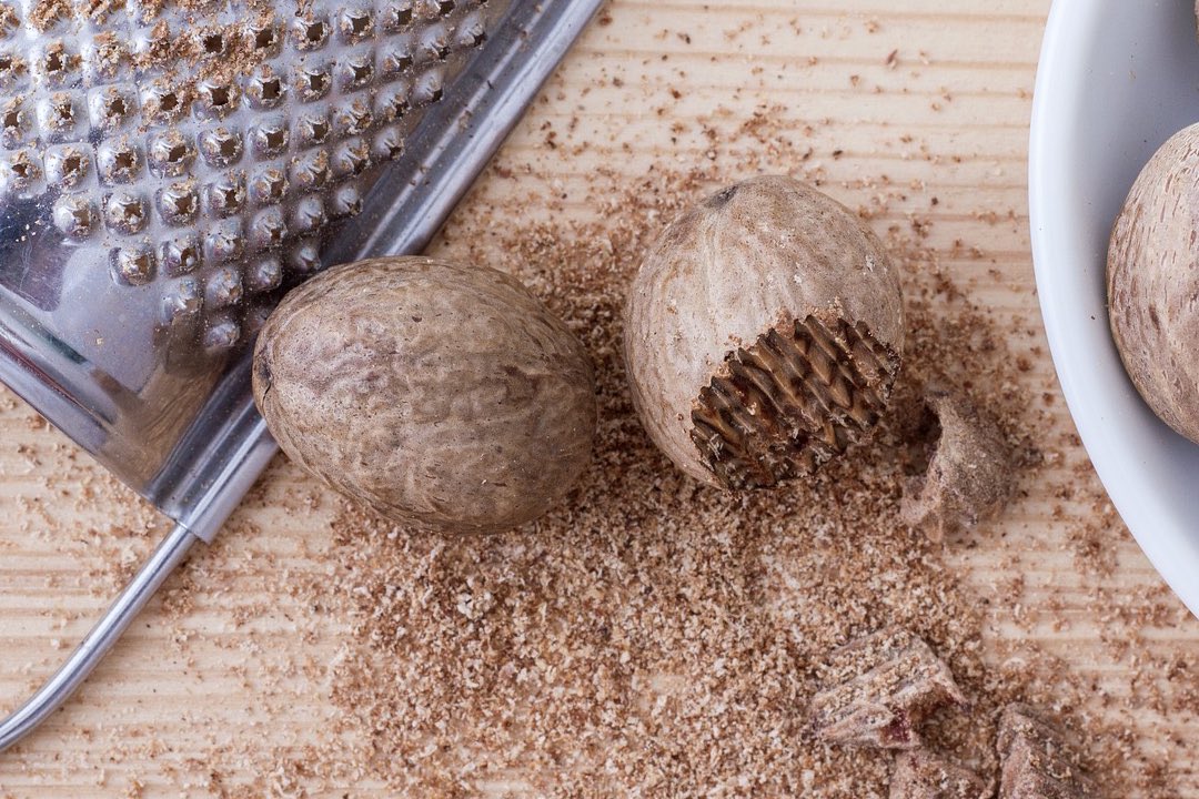 Ground Nutmeg In French