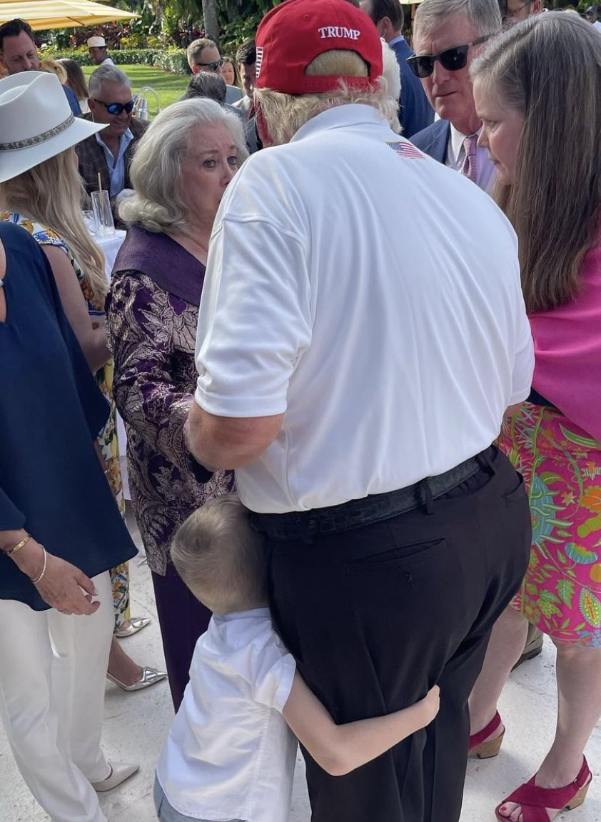 Ron Filipkowski 🇺🇦 on Twitter: "Every time Biden hugs a kid, they all go nuts as if there is ...