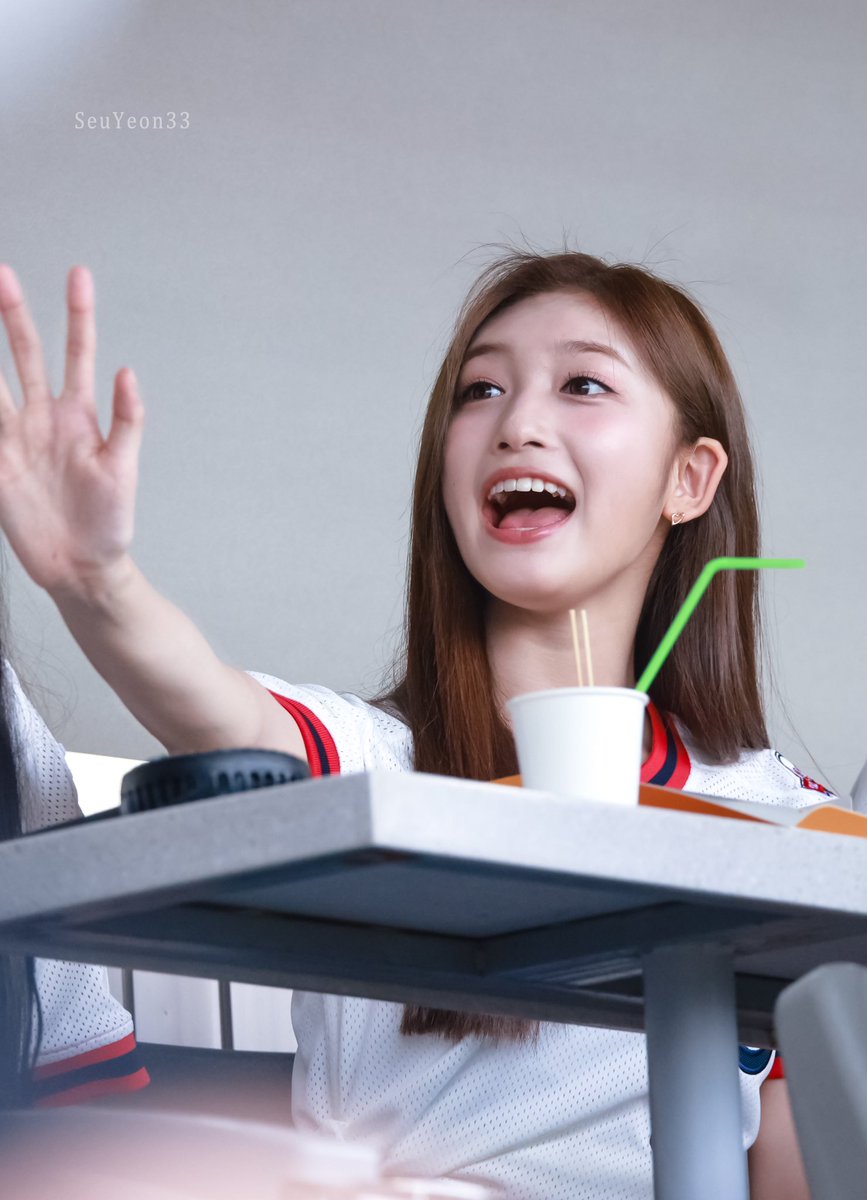 Hello 33 on Twitter: "220619 babi girl 🥹🥹 #아이브 #이서 #IVE #LEESEO"