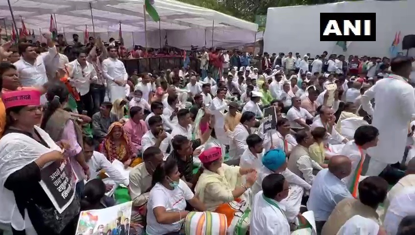 ANI on Twitter: "Delhi | Senior Congress leaders including Mallikarjun Kharge, Chhattisgarh CM ...