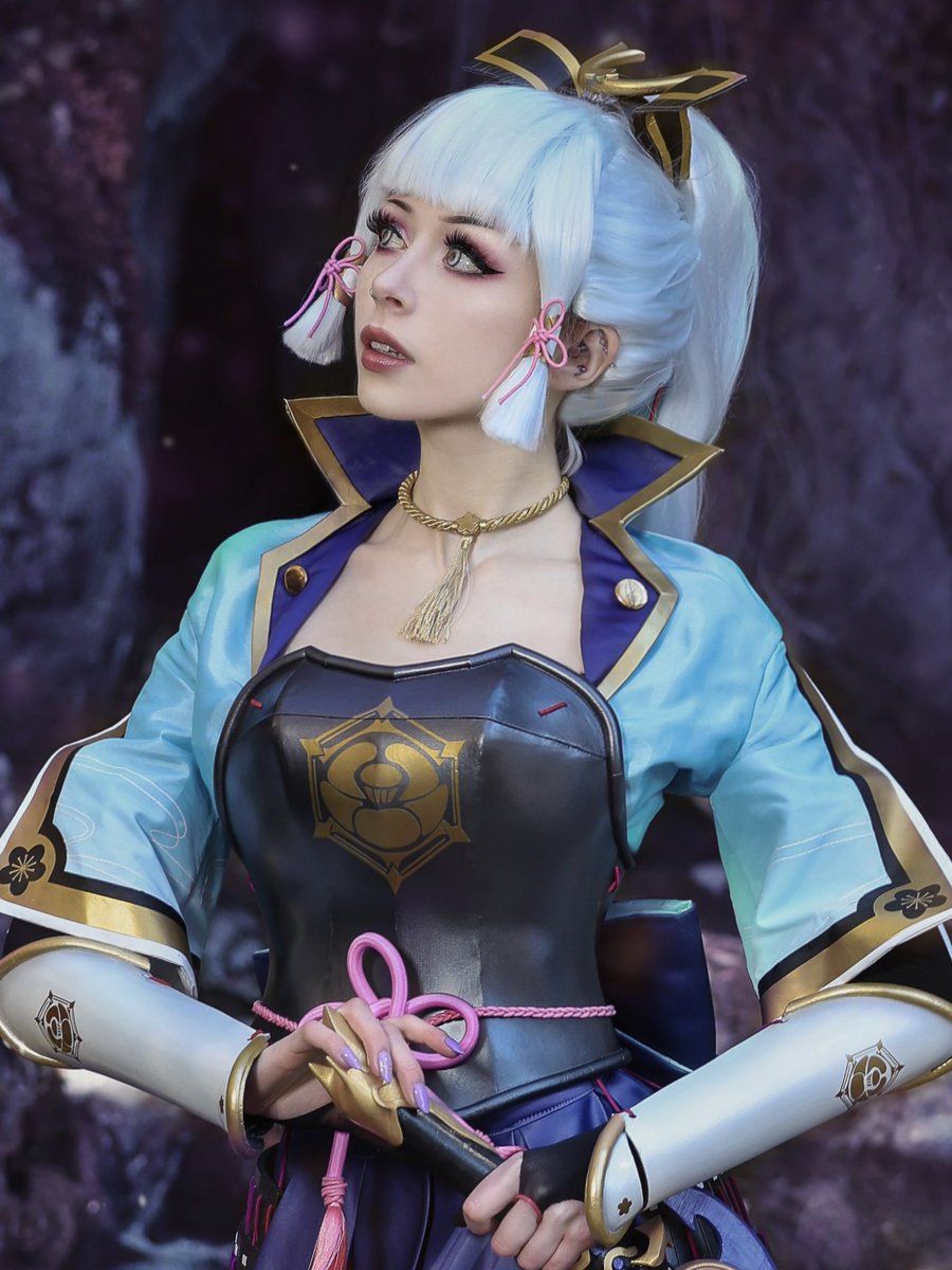 Amber 💜 💫 on Twitter: "No one: Ayaka: 𝑨 𝒃𝒍𝒂𝒅𝒆 𝒊𝒔 𝒍𝒊𝒌𝒆 𝒂 𝒕𝒆𝒂 𝒍𝒆𝒂𝒇 🍃"