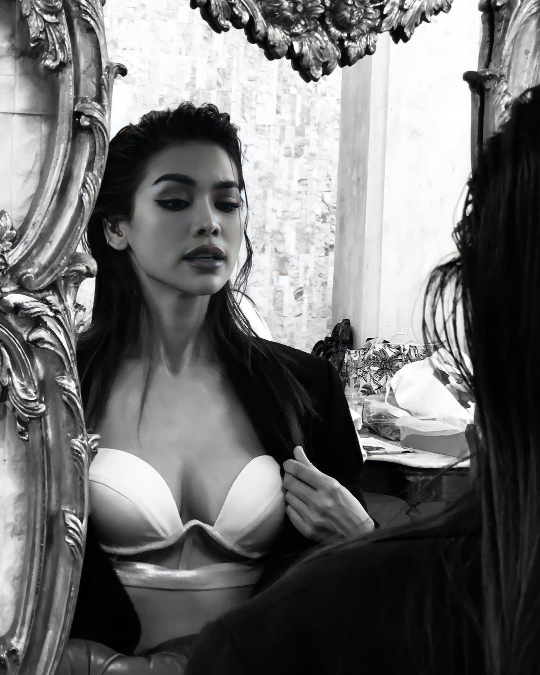 ENGFASTUDIO📷 on Twitter: "เจอสายตาแบบเน้ จะดุขนาดไหน ก็ยอมแหละ😍😍😍~ #อิงฟ้ามหาชน #EngfaWaraha ...