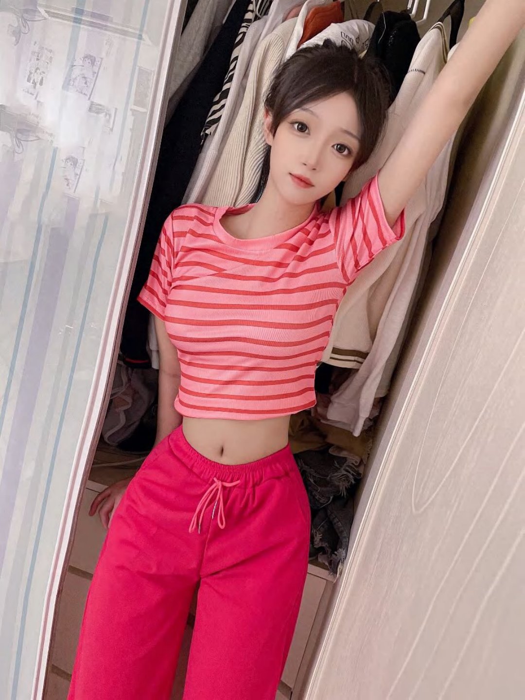 武汉学生Ellie（关注互推） on Twitter: "🌹学妹兼职 七月 18岁 🌸身高.175cm 胸围B 体重86g 优点：身材高挑 青春甜美 皮肤白嫩 乖巧温顺 可🐍 69 鸳鸯浴 指 ...