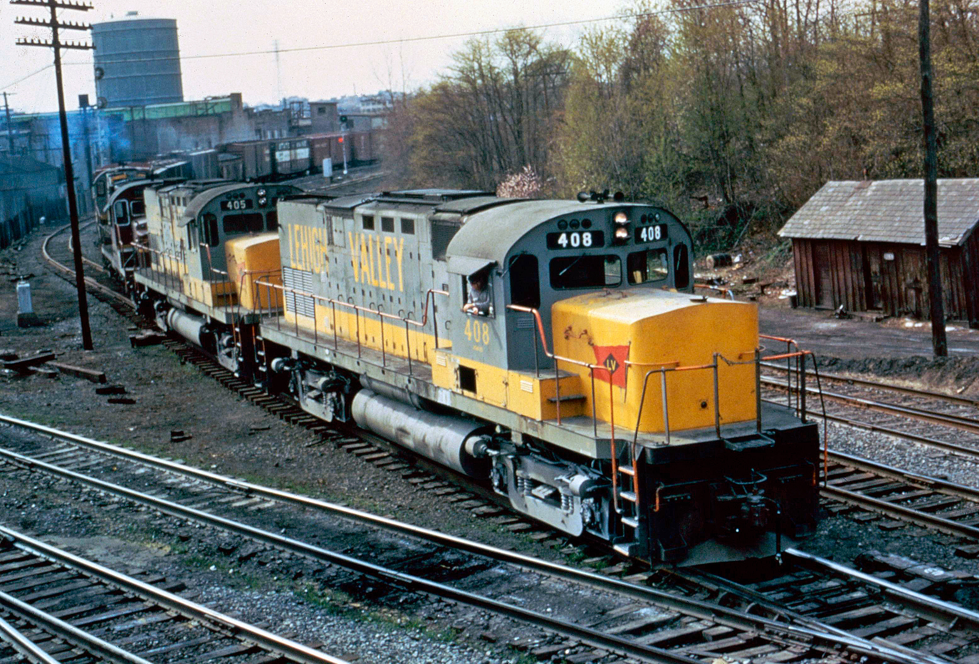 American-Rails.com on Twitter: "Alco's model C-420. Here, Lehigh Valley C420's and other Alco's ...