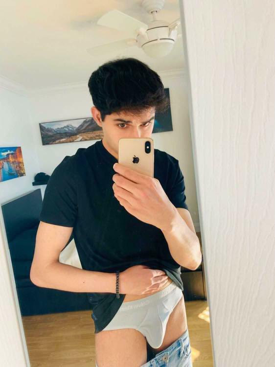 18+ 🥵 on Twitter: "Retweet and I'll post my 🍆 at 1k😉 #gay18 #gay19 #gayteen https://t.co ...