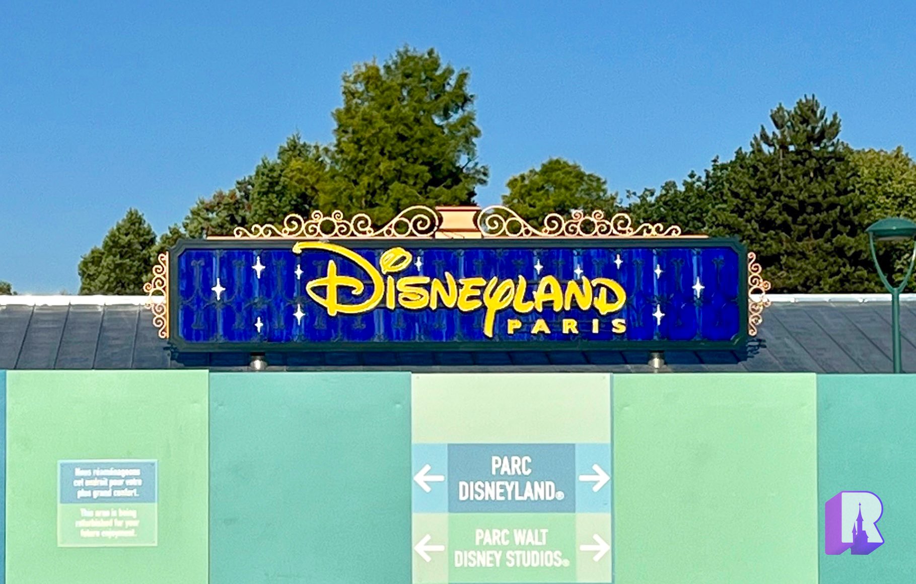 Disneyland Entrance Sign 2022