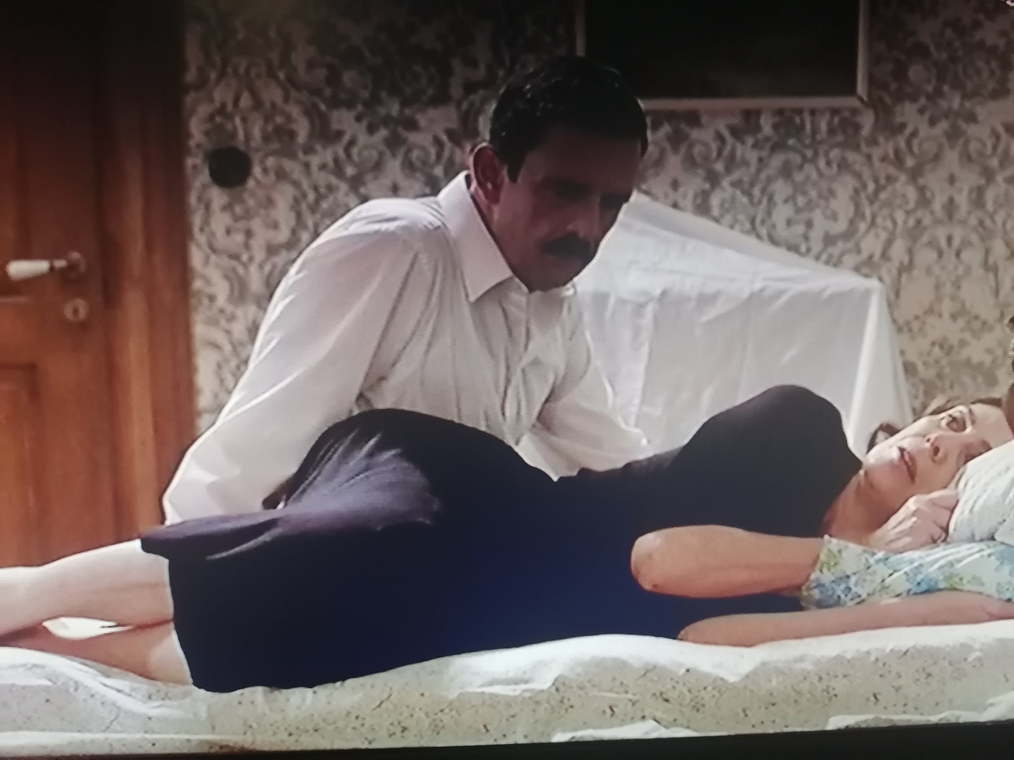 dimitra🐚 on Twitter: "SEASON 1 VIBES #AgriesMelisses https://t.co/80ct56EF2C" / Twitter