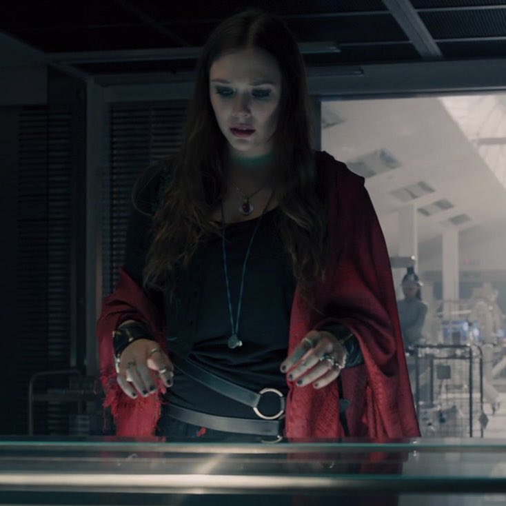 Elizabeth Olsen Avengers Age Of Ultron