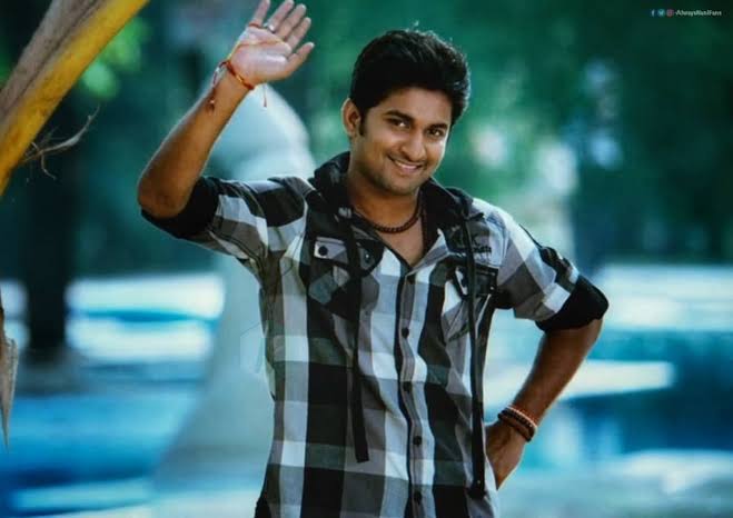 Nani Actor In Naan E