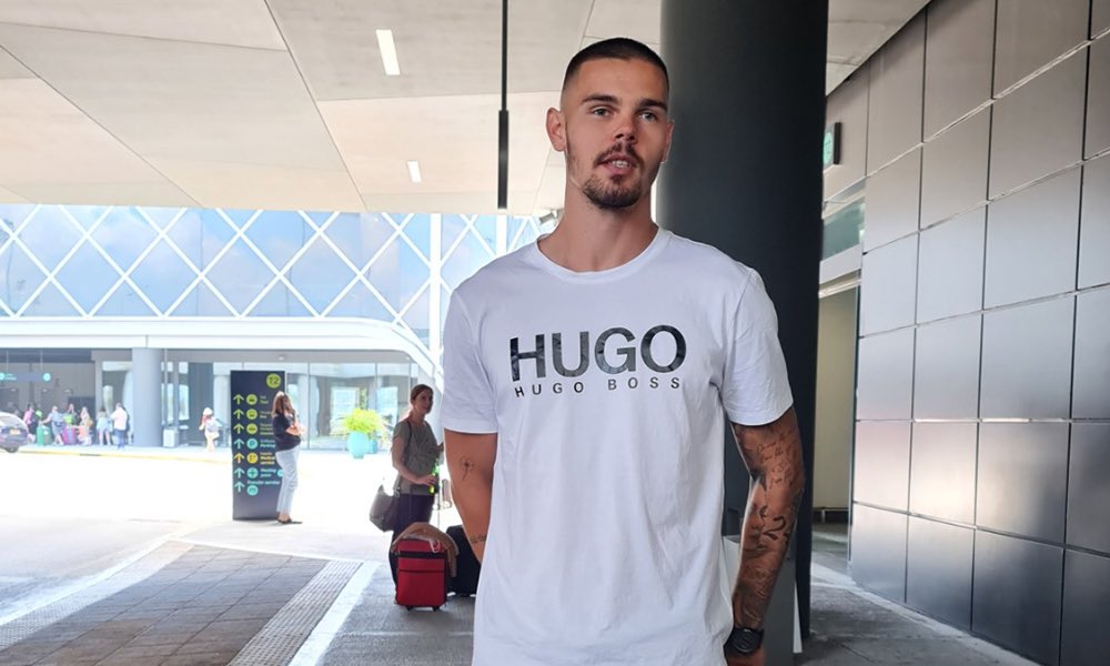 Georgios Sideridis on Twitter: "🚨Let’s go🚨 🛬Dominik Kotarski has arrived in Thessaloniki to join ...