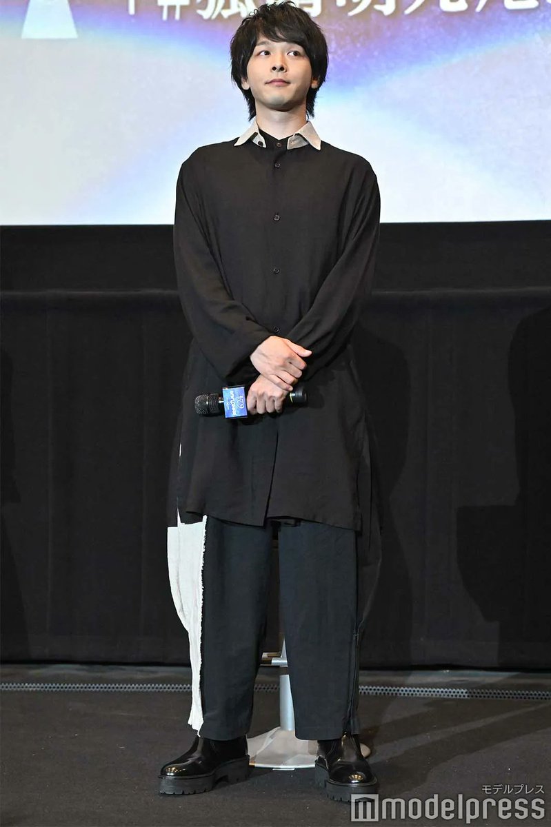 compis on Twitter: "RT @modelpress: 【写真追加📸】中村倫也・吉岡里帆・向井理「狐晴明九尾狩」初日舞台挨拶に登壇🎊 🎭身振り手振りで表現するお茶目な吉岡 💐 ...