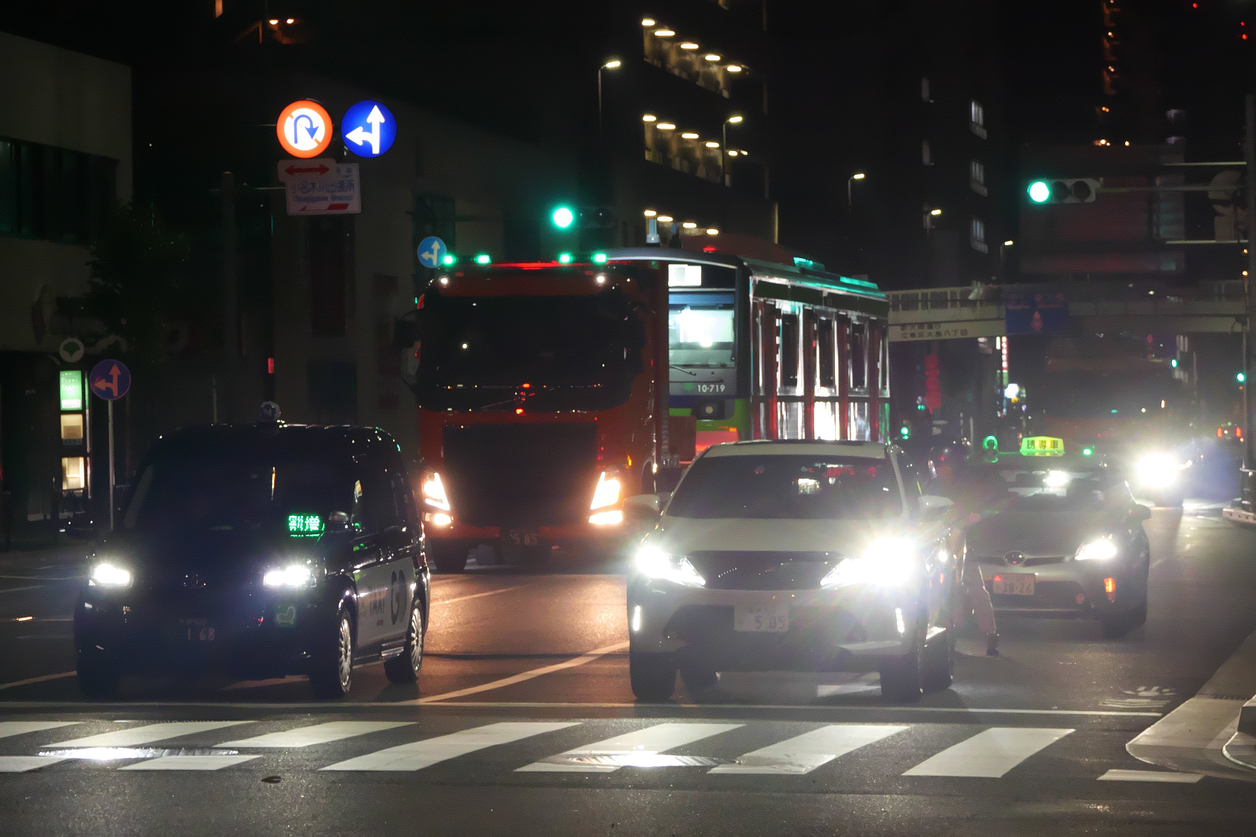 10-300形10-710F横浜出場 / Twitter