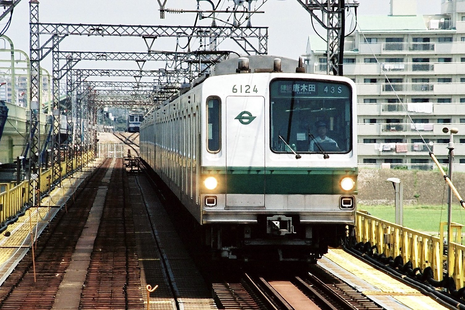 ワタシダ【Odapediaの中の人】 on Twitter: "時計の針を戻して、営団時代の6124Fです。 白Hゴムだったり、懐かしいお姿ですね。 https://t.co ...