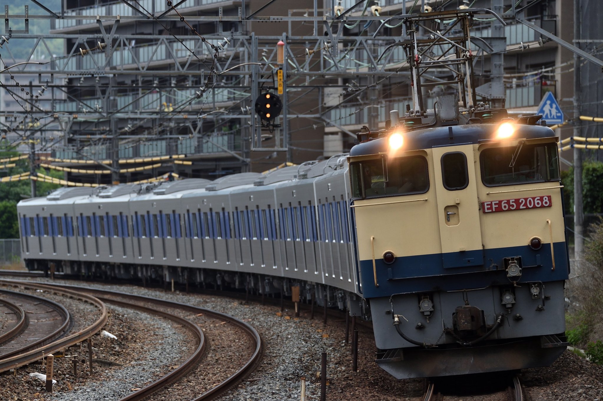 とともや on Twitter: "2022/6/25 EF65 2068+都営6500形6511F 9866レ 近畿車輛出場甲種輸送 島本～山崎間にて撮影しました。 https://t.co ...