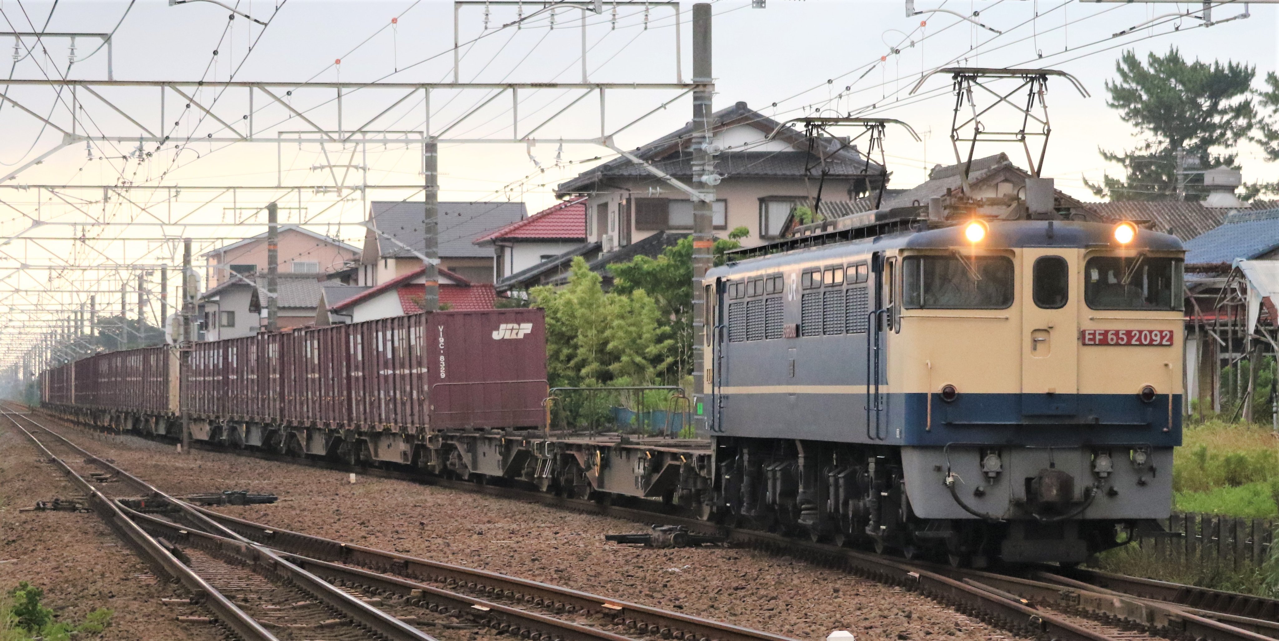 空鉄 on Twitter: "＃東田子の浦駅 5:11 ＃5087レ ＃EF65 2092 https://t.co/45jR2SZudY" / Twitter