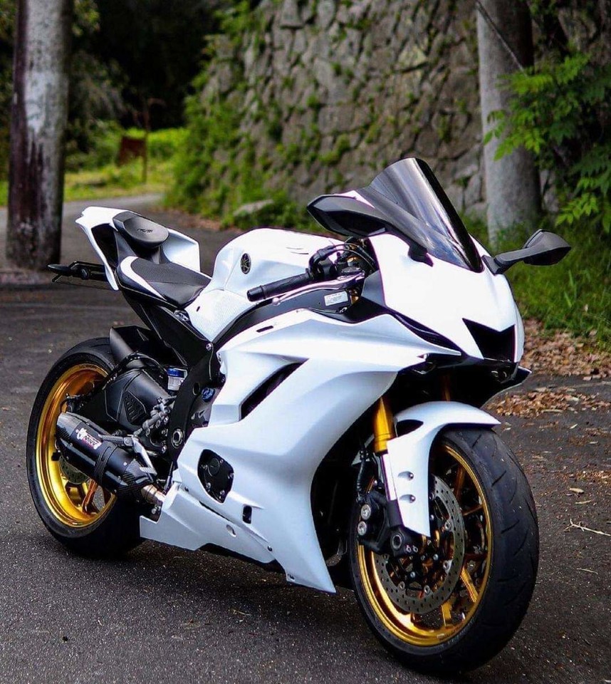 2022 Yamaha R6 White