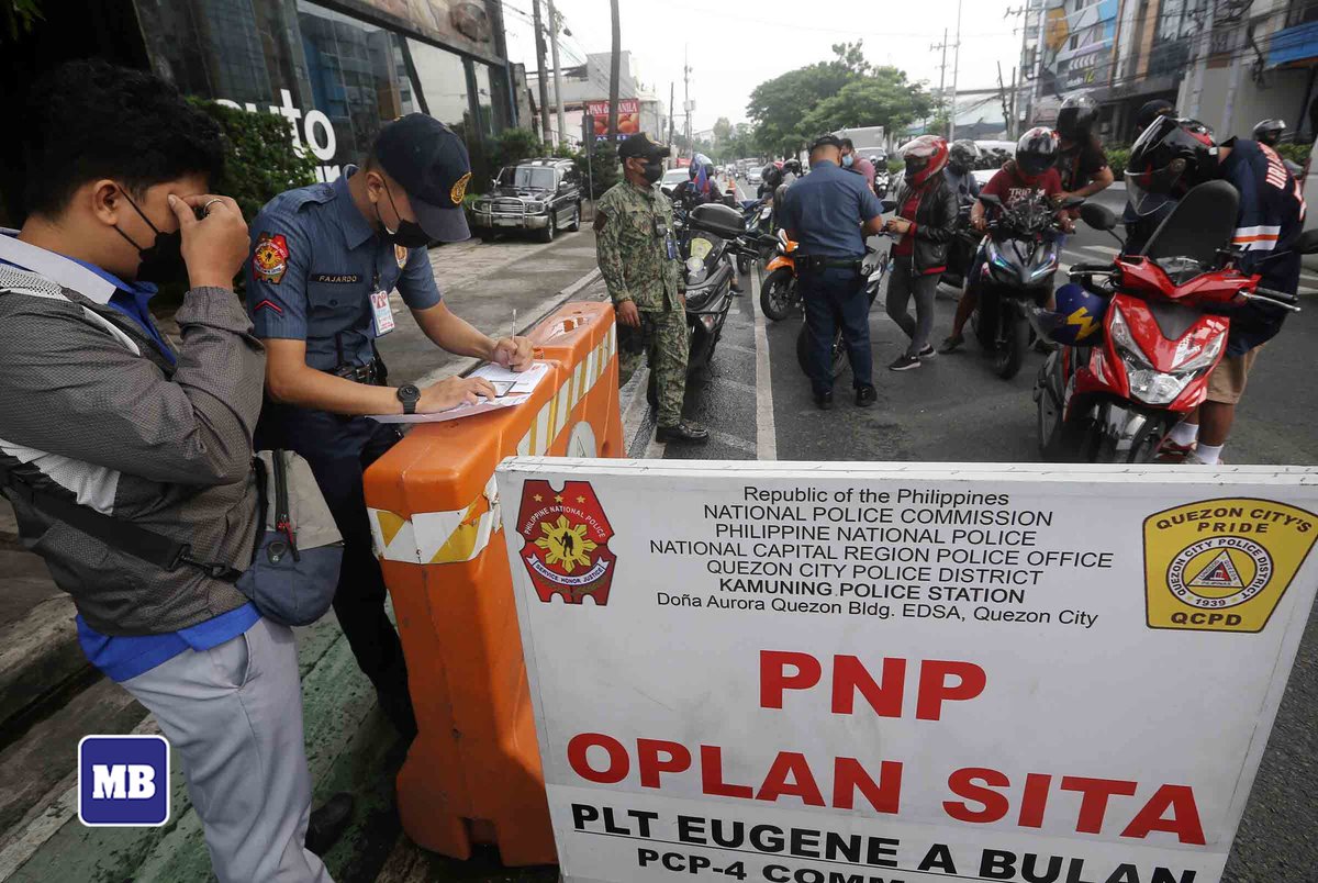 Manila Bulletin News on Twitter: "LOOK: Quezon City Police District operatives conduct a ...