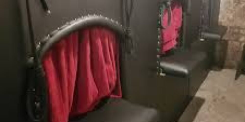 Only Swinging On Twitter Why You Need To Try Gloryhole Czech