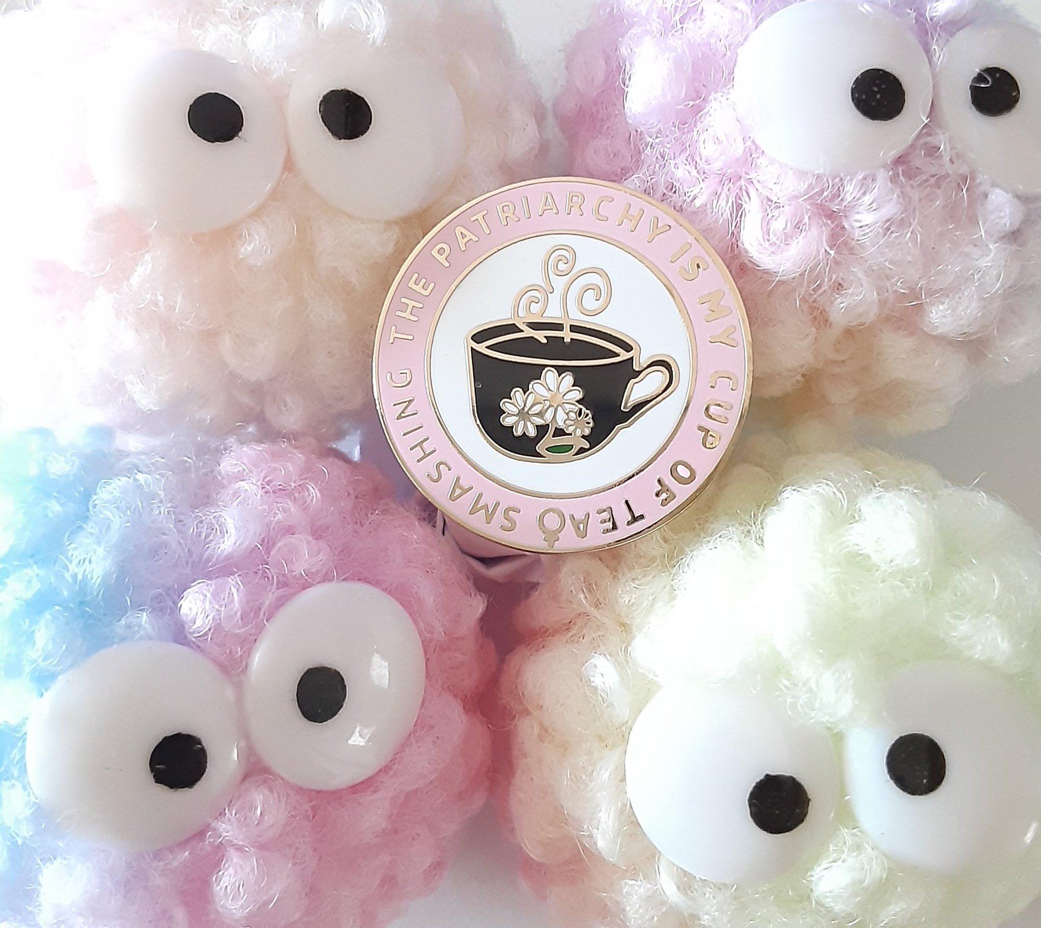 Doughnut On Twitter 「家父長制をぶっつぶすのがお気に入り」再入荷です。組織や職場で尊重される事は働き易さにつながりますが、決定権限持つ人でも外に出た時はただの一個人な