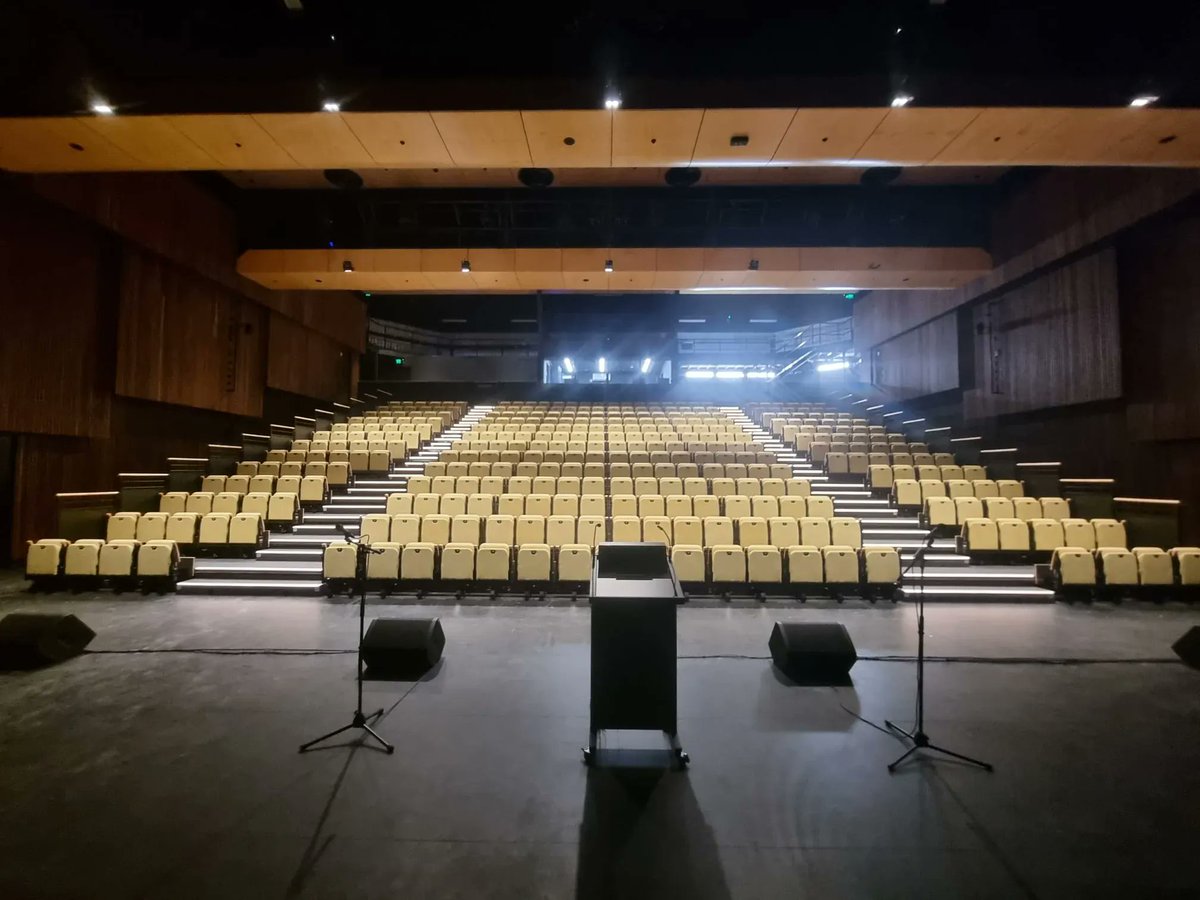 Retractable, removable and auditorium seating - Audience Systems