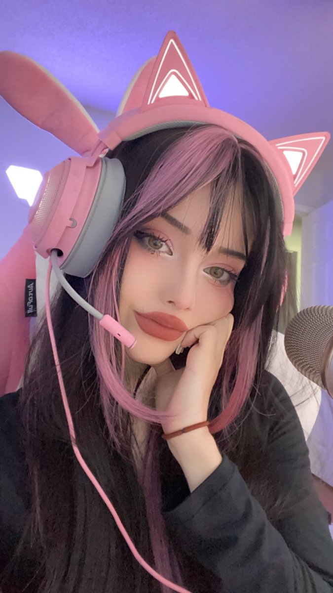Julia Burch On Twitter Rt Laurenxburch Live On Twitch Twitchtvlaurenxburch