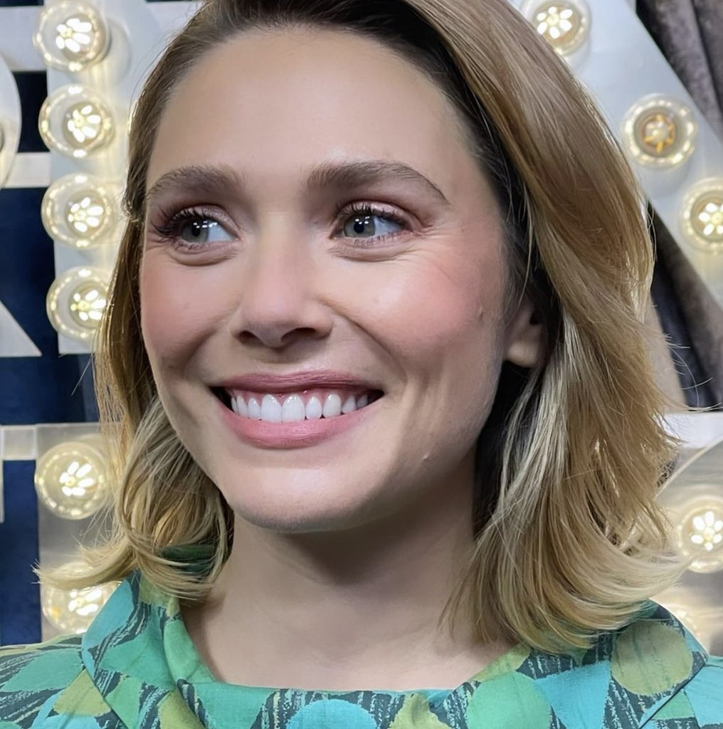 Elizabeth Olsen for GMA today in NYC. Elizabeth Olsen Central ...