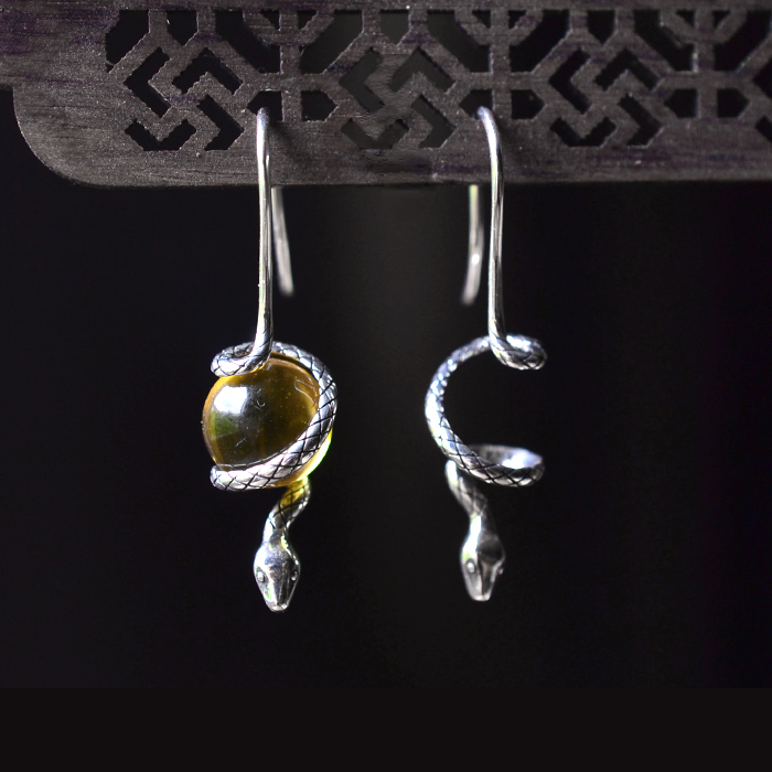 실버의 기묘한 상점 on Twitter: "RT @SySliver: 수호하는 * 재질 : 은92.5% * 8mm~1cm 사이 구슬을 넣을 수 있습니다 * 귀걸이입니다. 귀를 ...