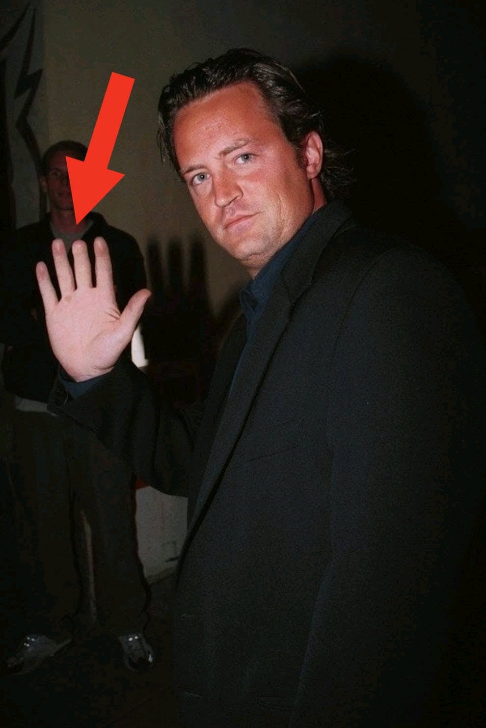 Matthew Perry Finger