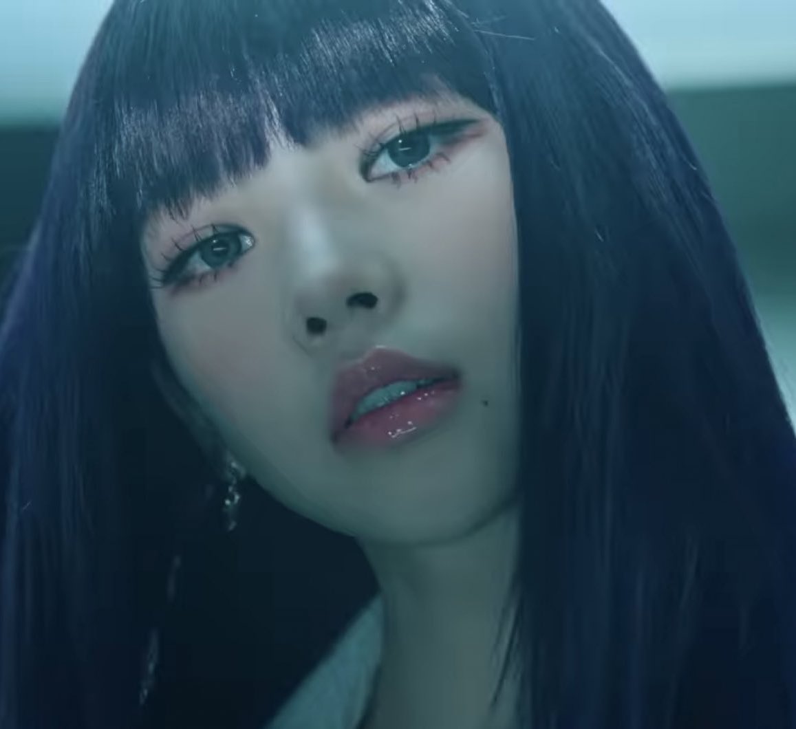 effortlessly gorgeous karina pics @karinaspics