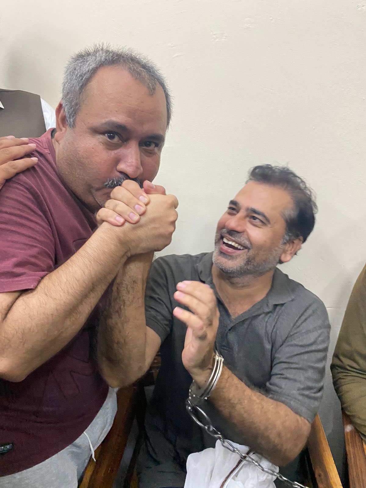 Ihtisham Ul Haq on Twitter: "This love is pure. #WeStandWithImranRiaz https://t.co/g93tGeEho8 ...