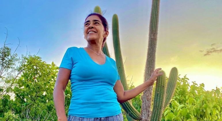 Fenômeno nas redes sociais, Maria Lúcia faz sucesso mostrando vida ...