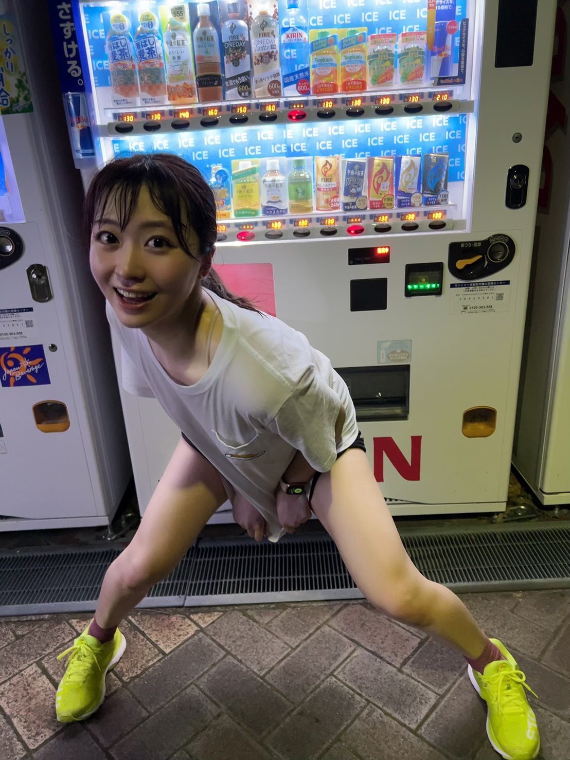 白浜 さち💎10/21📀3rdDVD発売 on Twitter: "昼寝して完全に元気出たから 弟とランニング🏃‍♀️🏃 夏の夜、好きだな🥴 深夜だから撮れる道の真ん中で。えも https ...