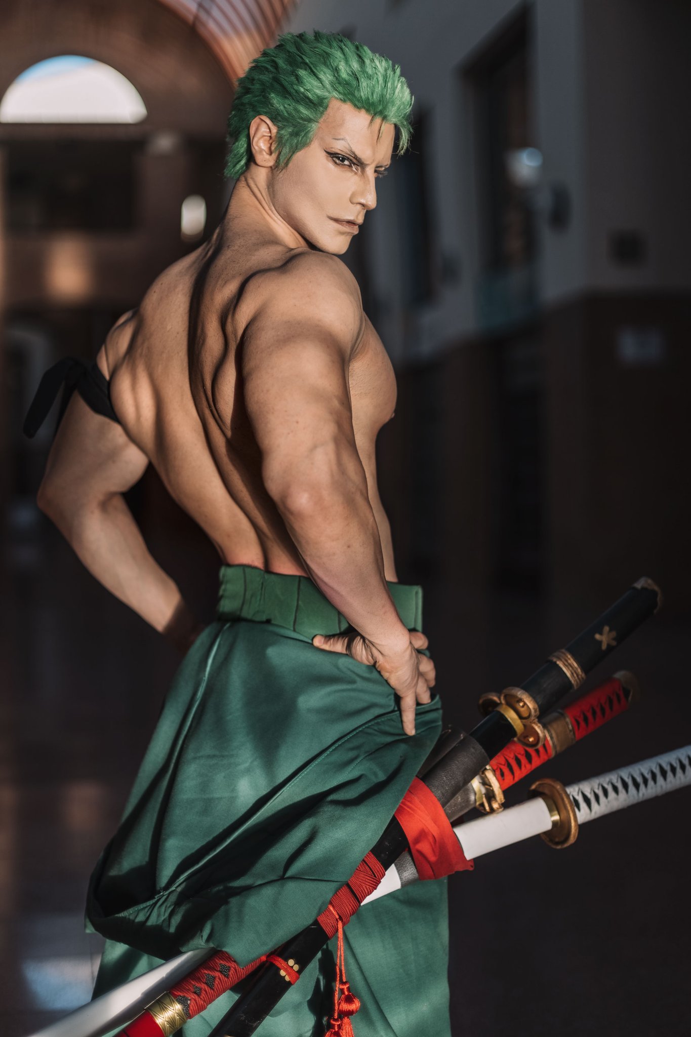 Taryn (Amon 😈) on Twitter: ""a scar on the back is a shame for a ...