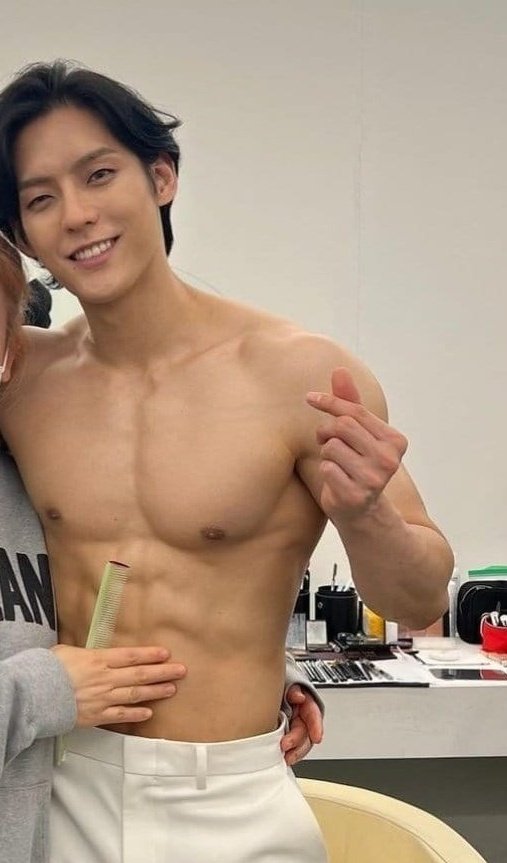 Legendary Kpop Abs ♂️ on Twitter: "1242. Minhyuk / BTOB https://t.co/Gf97DvmC1E" / Twitter