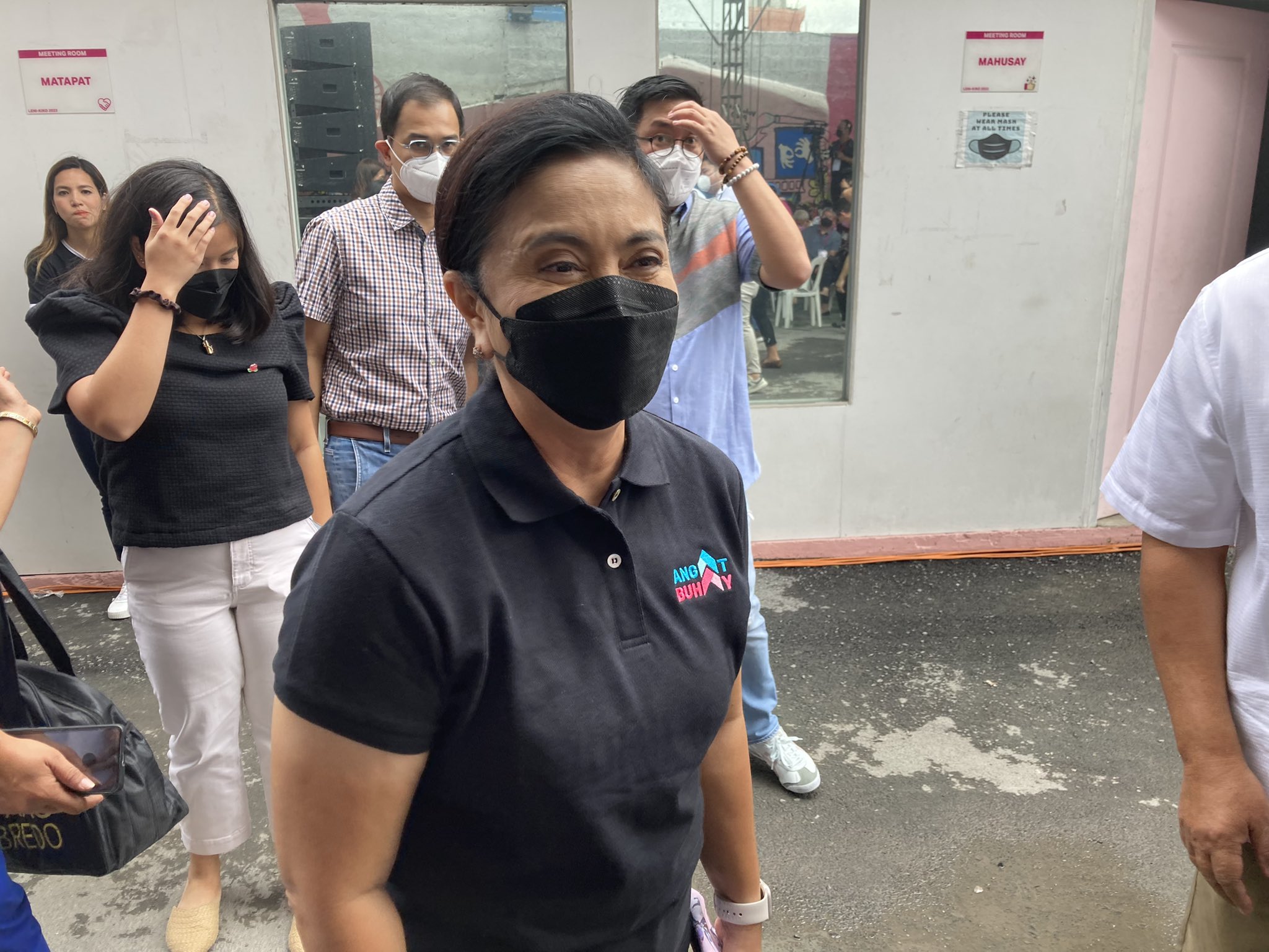 Inquirer on Twitter: "@dempseyreyesINQ LOOK: Former VP Leni Robredo arrives here at the ...