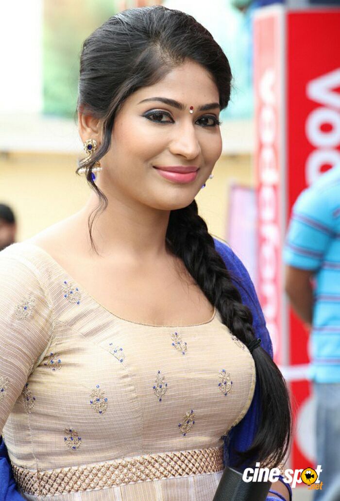 Tamil Actresses Hot Tamil Movie News Jeeva Bhavana Rameswaram Cyprus