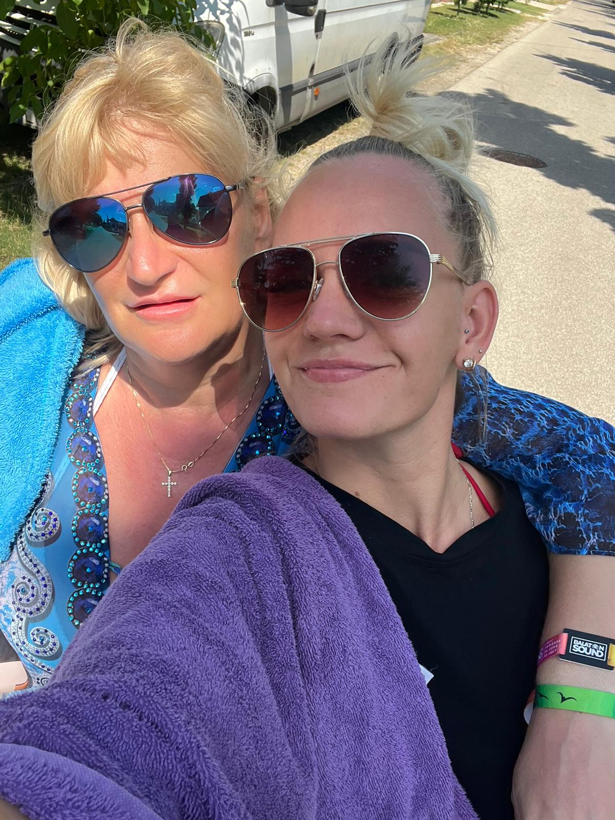 TW Pornstars - Anna Valentine. Twitter. Buliztunk kicsit a Soundon.......😅, 27 fokos Balaton 38 ...